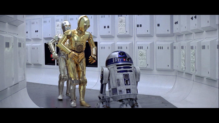 Some people don't know that one of C-3PO's legs is actually silver, not gold - 9GAG
