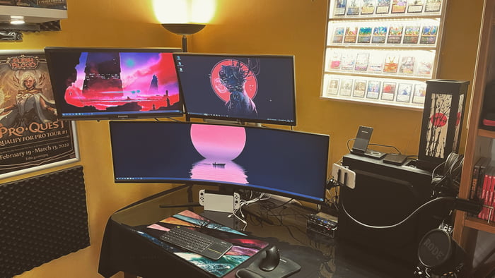 Rate my setup. I mostly do multimedia design and gaming. - 9GAG