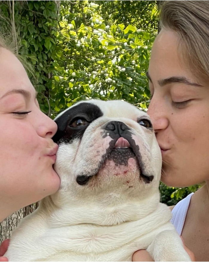 That look you make when it's two ladies kissing your cheeks. - 9GAG