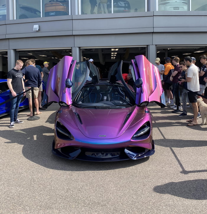 Mclaren 765LT in MSO Pacific Color Stream - 9GAG