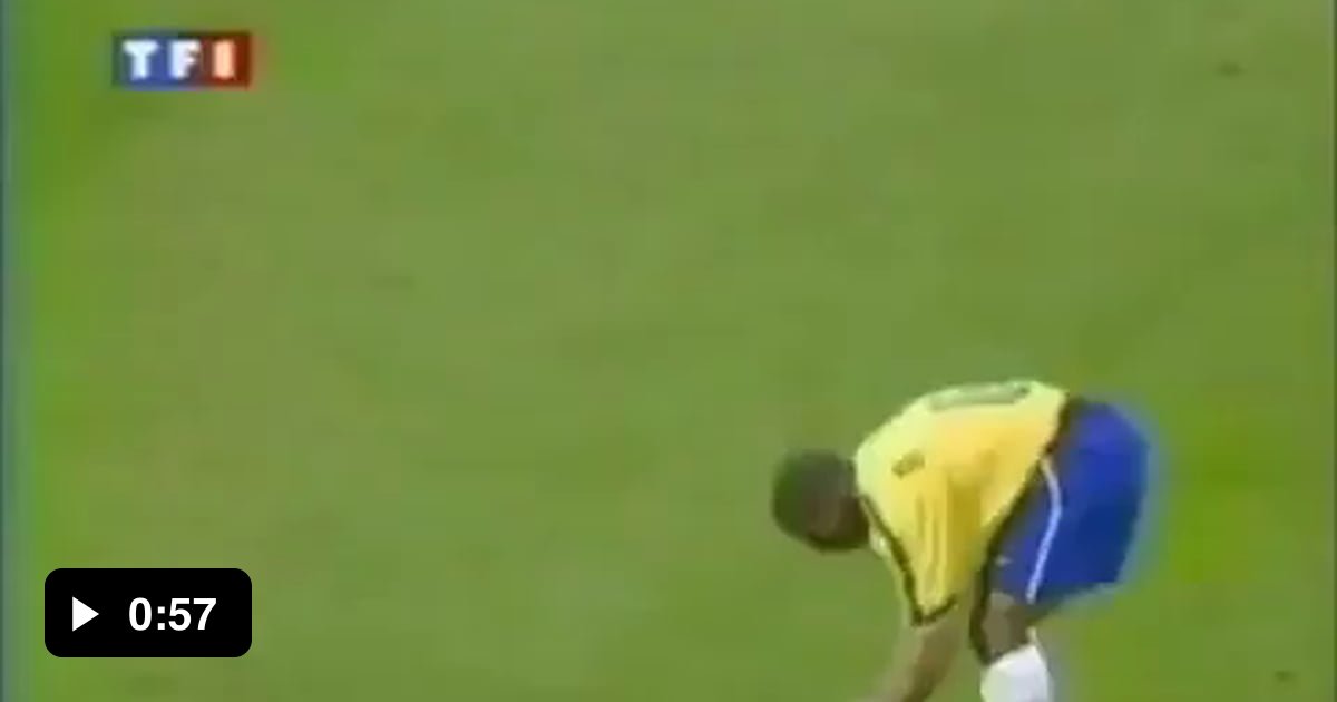 Roberto Carlos scored this free-kick for Brazil against France and ...