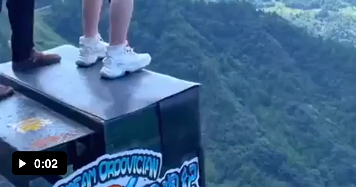 A high altitude wardrobe malfunction - 9GAG