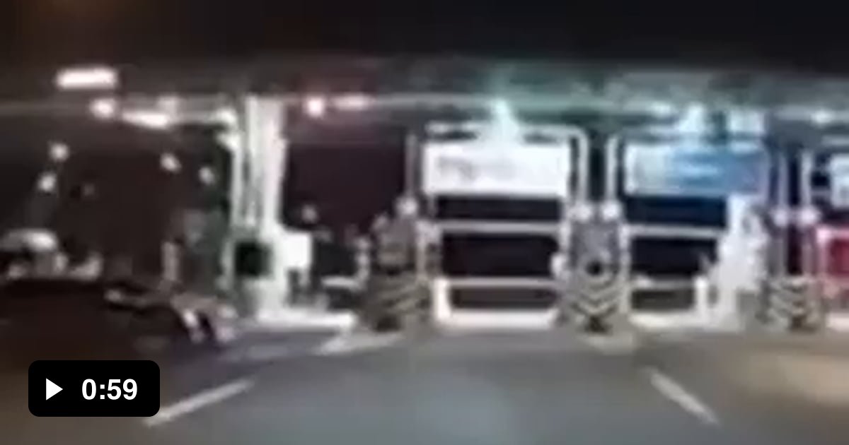 A-hole on the road spotted - 9GAG