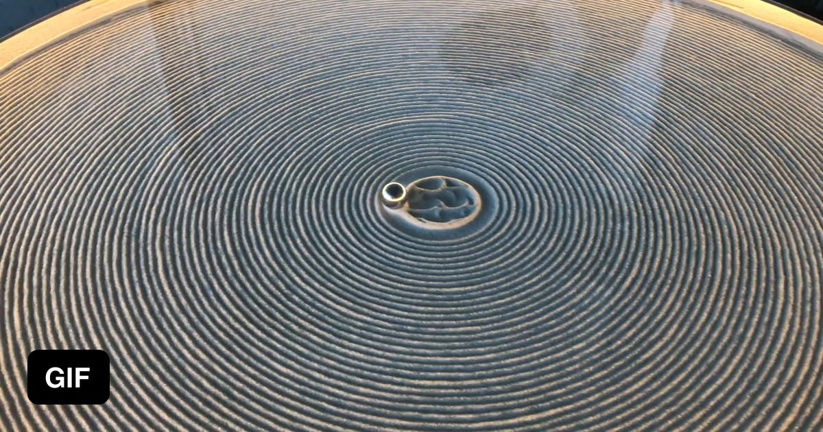 Finally caught the moment it finished a pattern! - 9GAG