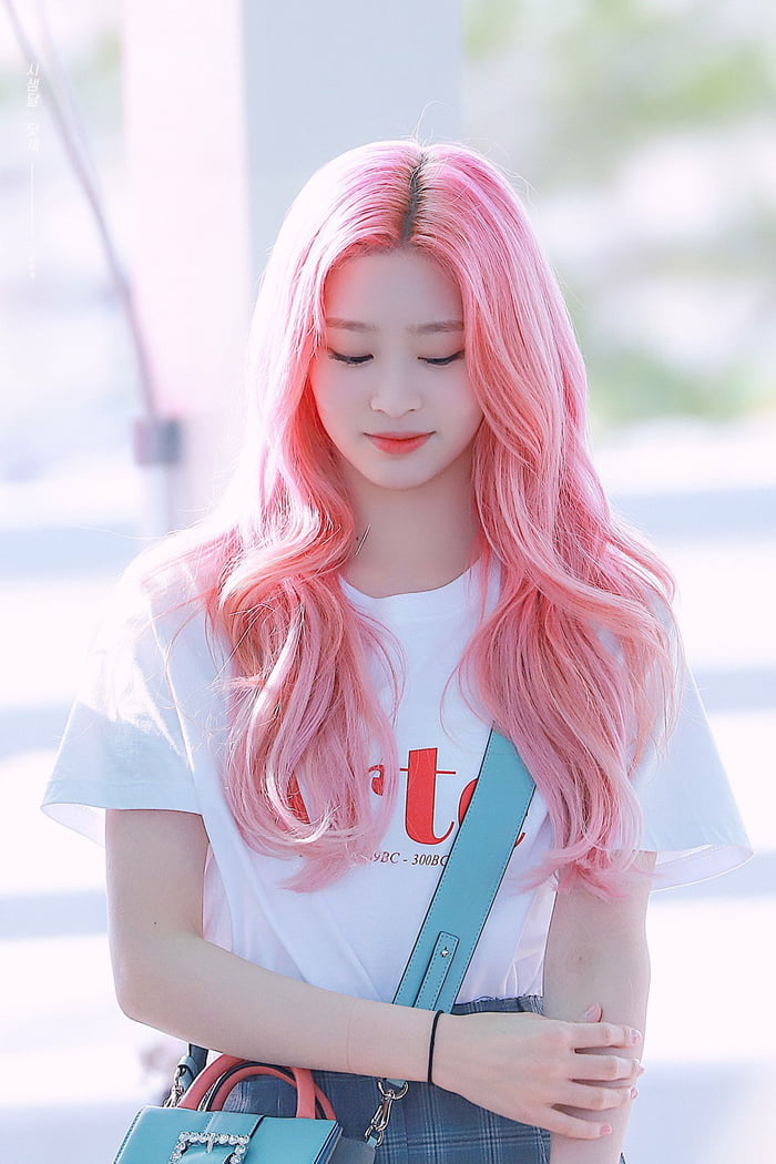 Pink Minju - 9GAG