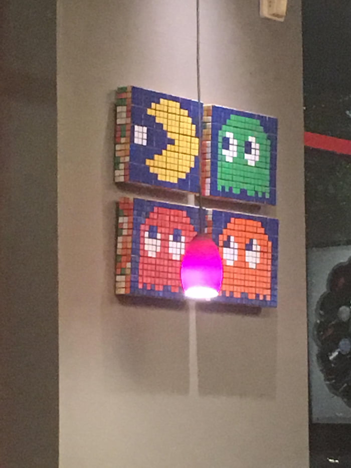 The "Pac-Man" Rubik's Cube art at Red Robin. - 9GAG