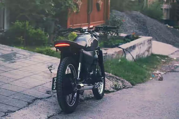 Modified Honda 70cc bike from Pakistan. - 9GAG