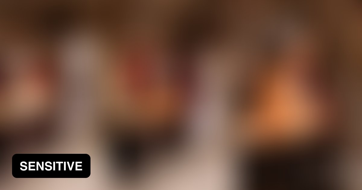 Holly Witt with Leslie Nielsen - Playboy Feb 1996 - 9GAG