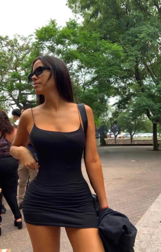 This tight dress has some easy access to the goods - 9GAG