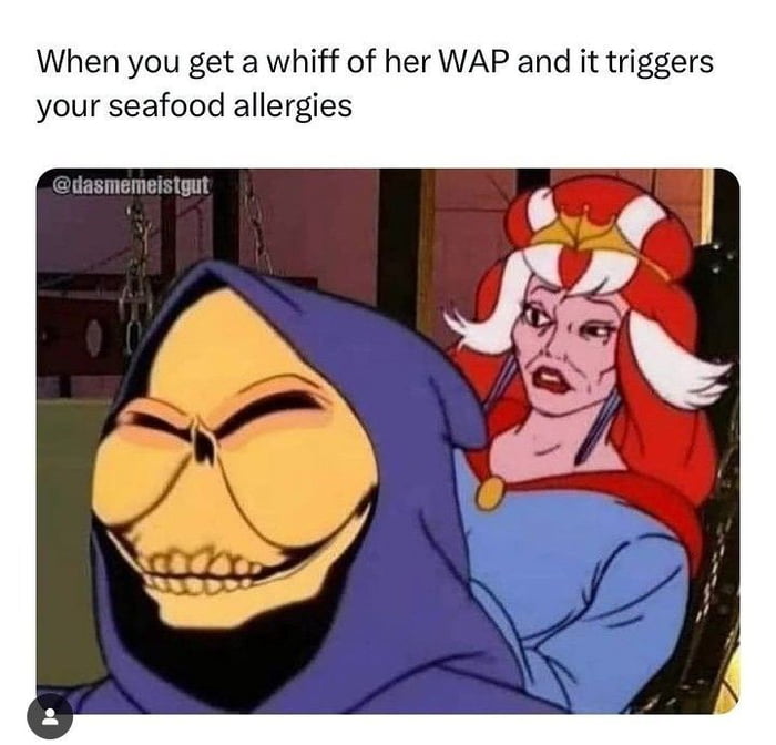 Pro tip: Kiss the belly first to check it's safe down there - 9GAG