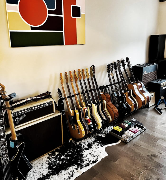 Does this living room count? - 9GAG