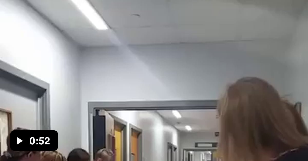 Girl age 4 rings bell after 3 years of battling cancer - 9GAG