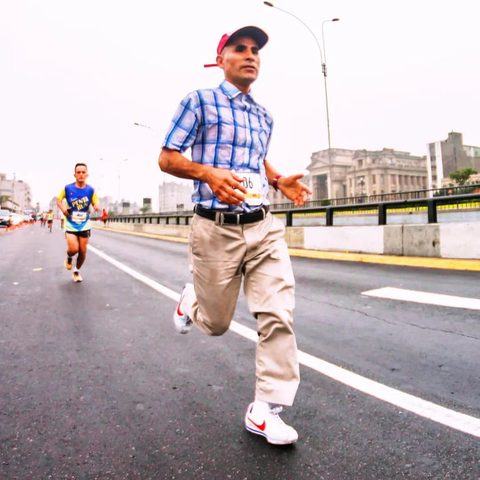 Man dressed as Forrest Gump runs marathon that took place in Lima, Peru ...