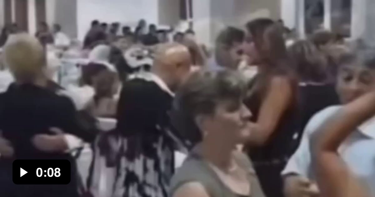 Borderline dancing - 9GAG