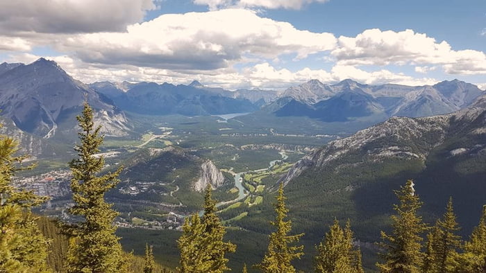 Apparently this is the new weekly thing. - 9GAG