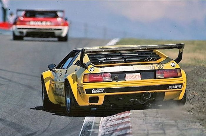 BMW M1 in the classic Rennsport trim - 9GAG