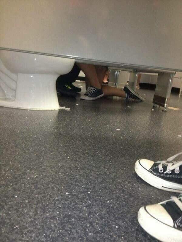 Is she proposing ??? - 9GAG