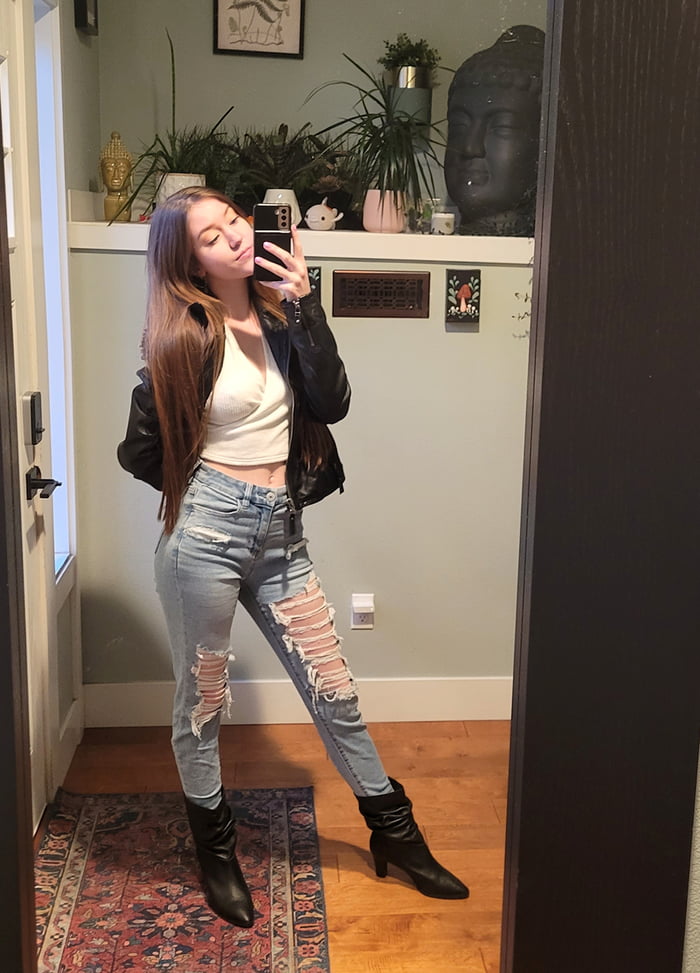 Feeling a little sassy in this outfit haha - 9GAG