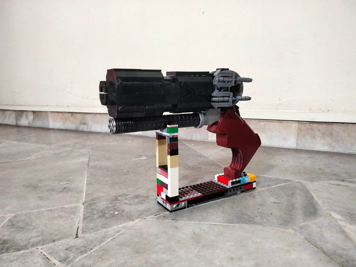 Batfleck Grapple Gun design is pretty rad. - 9GAG