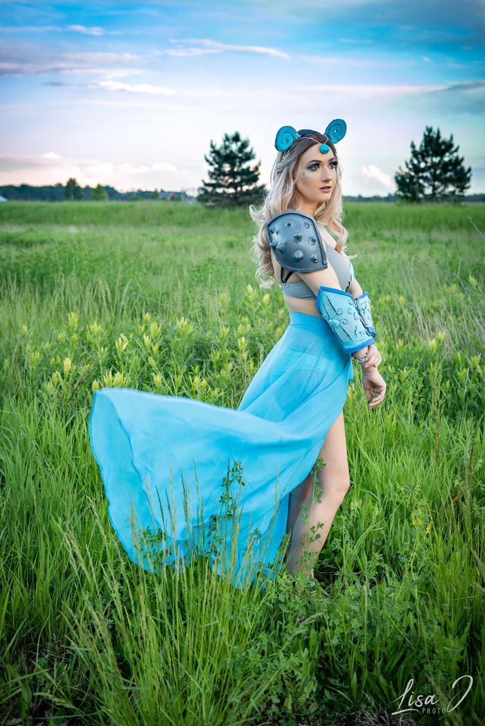 Swim Pokemon Lapras cosplay - 9GAG