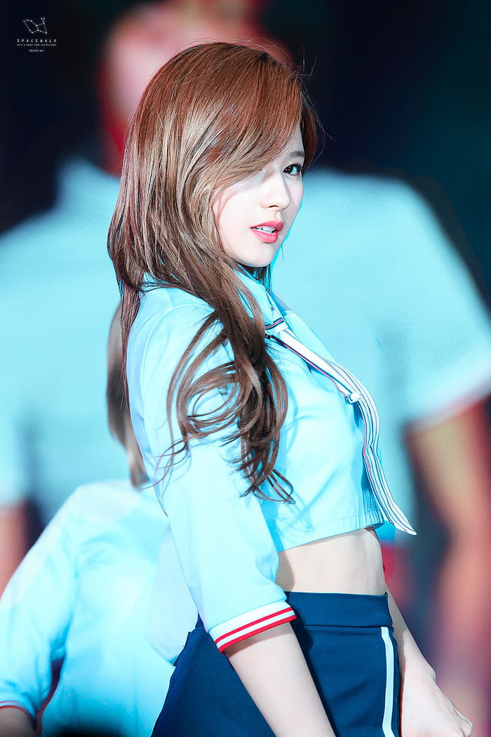 Minatozaki Sana - 9GAG