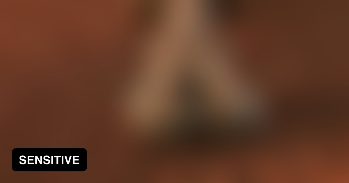 Uncovered Camel Toe - 9GAG