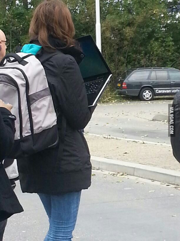 Windows update, always at a bad timing - 9GAG