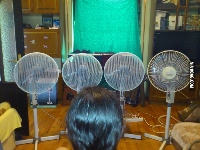 I'm famous I have so many fans - 9GAG