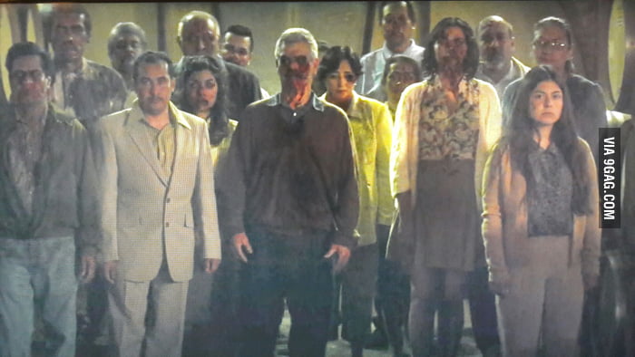 Just watched a little fear twd and in this scene at the house in mehiho ...