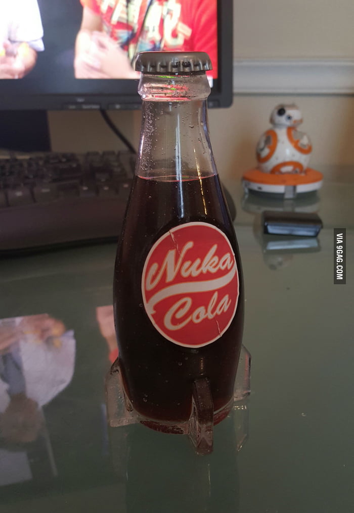 This guy made a Nuka Cola bottle - 9GAG