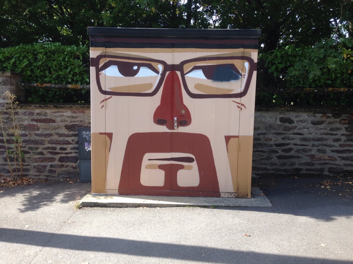 Walter White or Gordon Freeman? - 9GAG