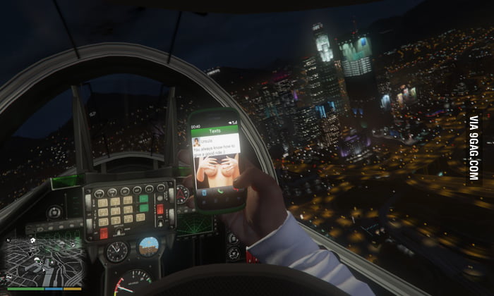 Never Text And Fly! - 9GAG