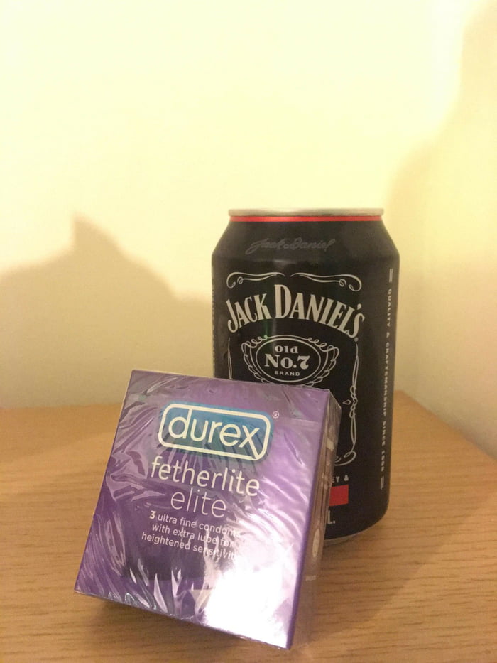 Let's Netflix and chill starter pack - 9GAG