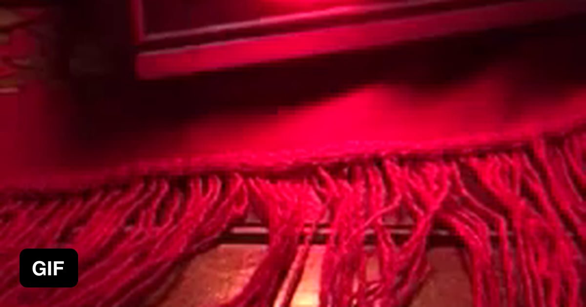 This glitched clock. - 9GAG