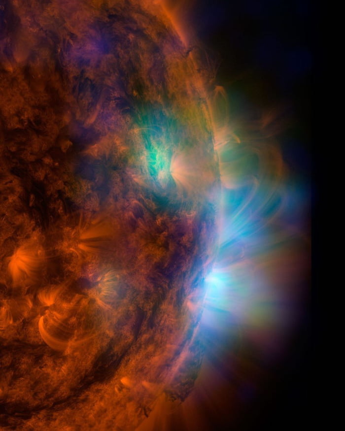 The Sun in X-rays from NuSTAR. Credit -- NASA, NuSTAR, SDO - 9GAG