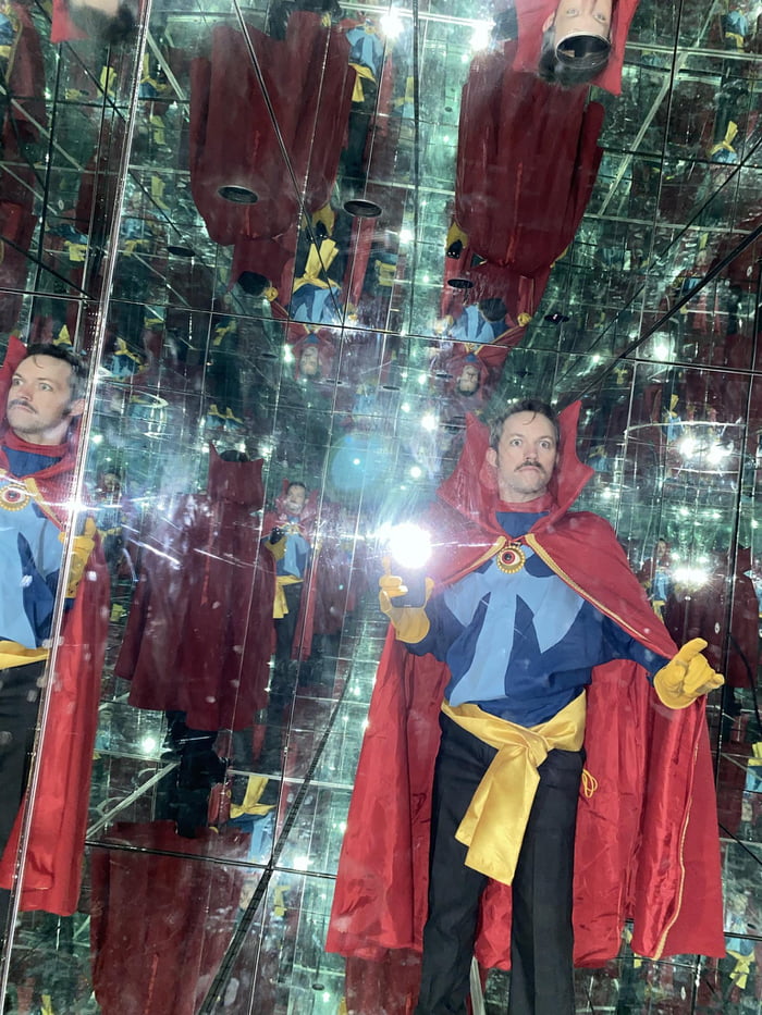 Dr Strange in a mirror cube - 9GAG