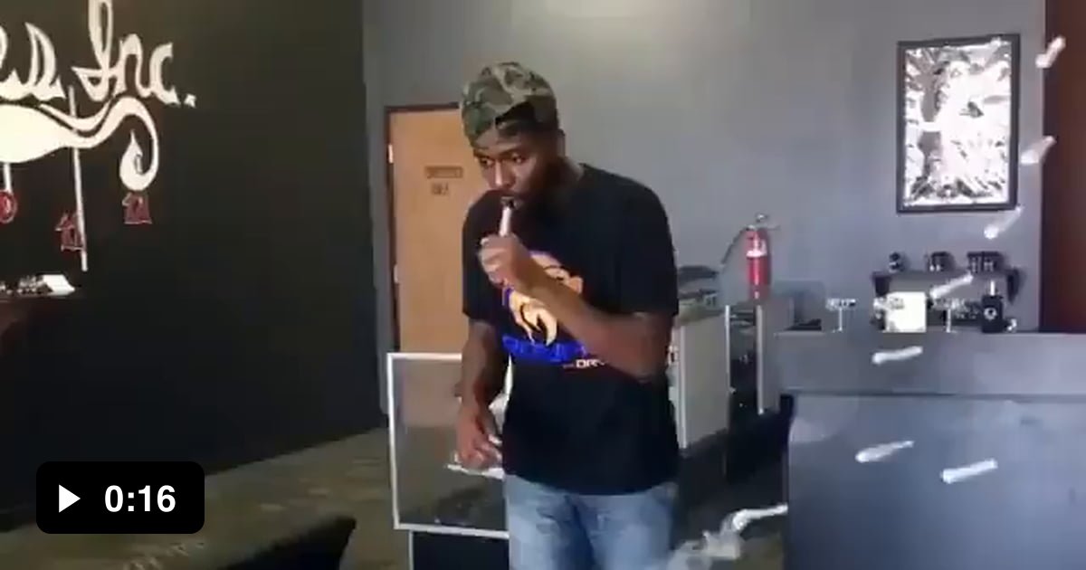 Some amazing vape tricks. - 9GAG