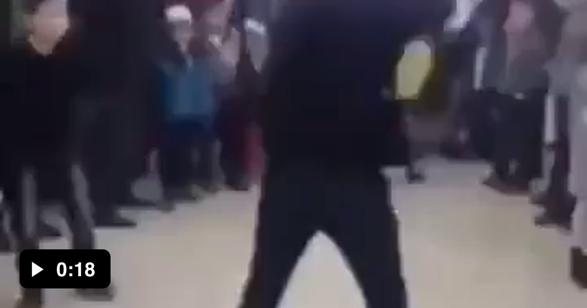 What an amazing dance move! - 9GAG