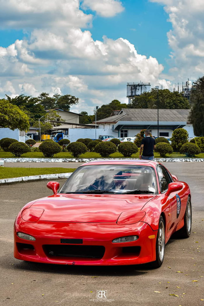 Mazda RX7 in Sri Lanka. - 9GAG