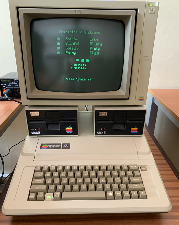 Rate my setup (Apple IIe (c) 1983) - 9GAG