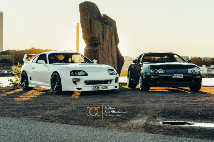 Two clean Toyota Supra’s in a lovely sunset light (5948x3965) - 9GAG