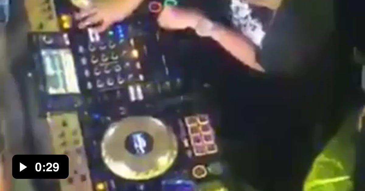 POS pouring water on DJ's equipment. DJ: fumaratto/Instagram - 9GAG