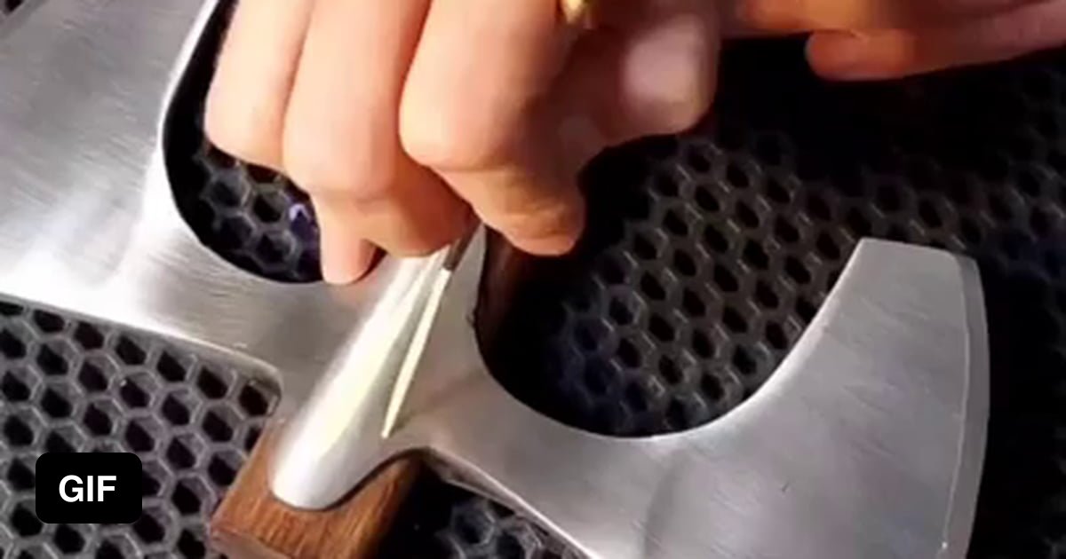 Axe pinstriping by Alexander Timchenko - 9GAG