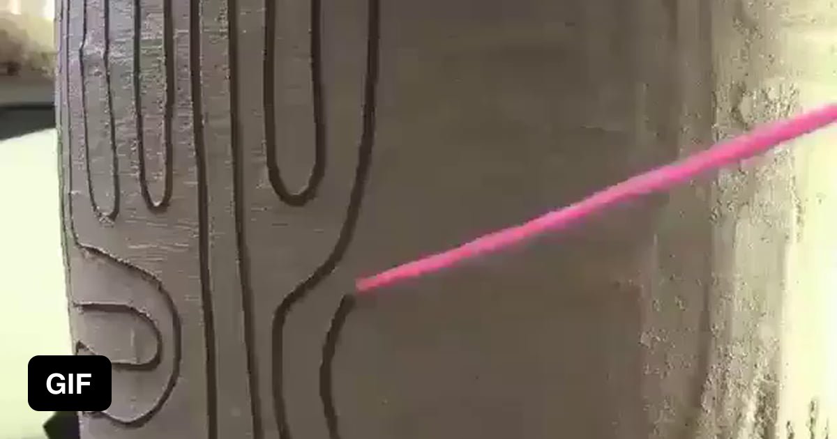 The way this string comes out forms art - 9GAG