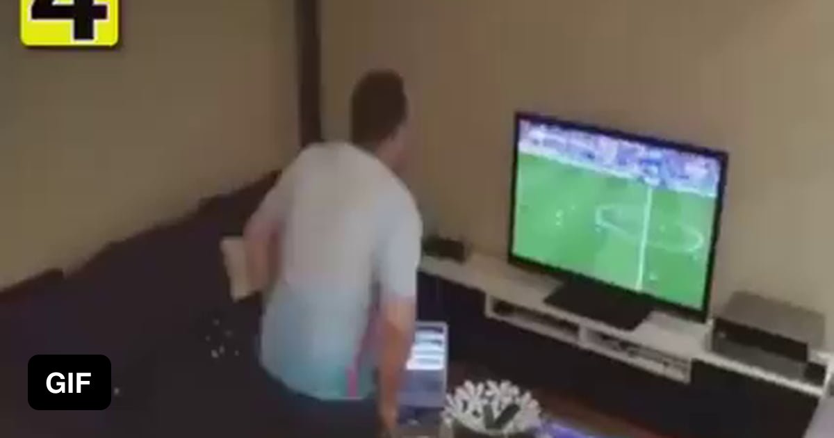 Girlfriend pranks Turkish fan by using invisible TV remote at every ...