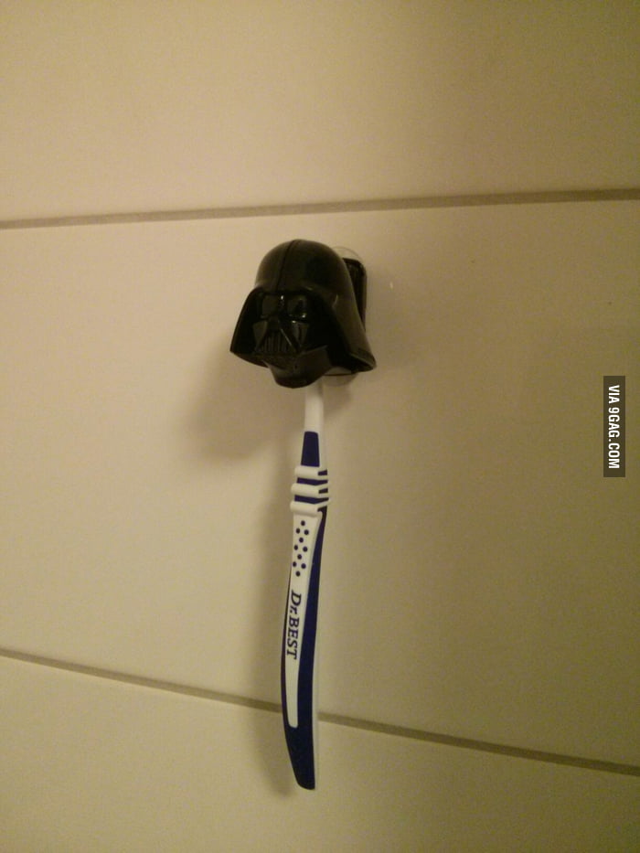 My friend has the most awesome toothbrush holder ever - 9GAG