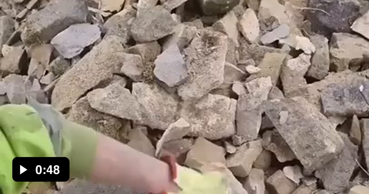 Satisfying stone cutting - 9GAG
