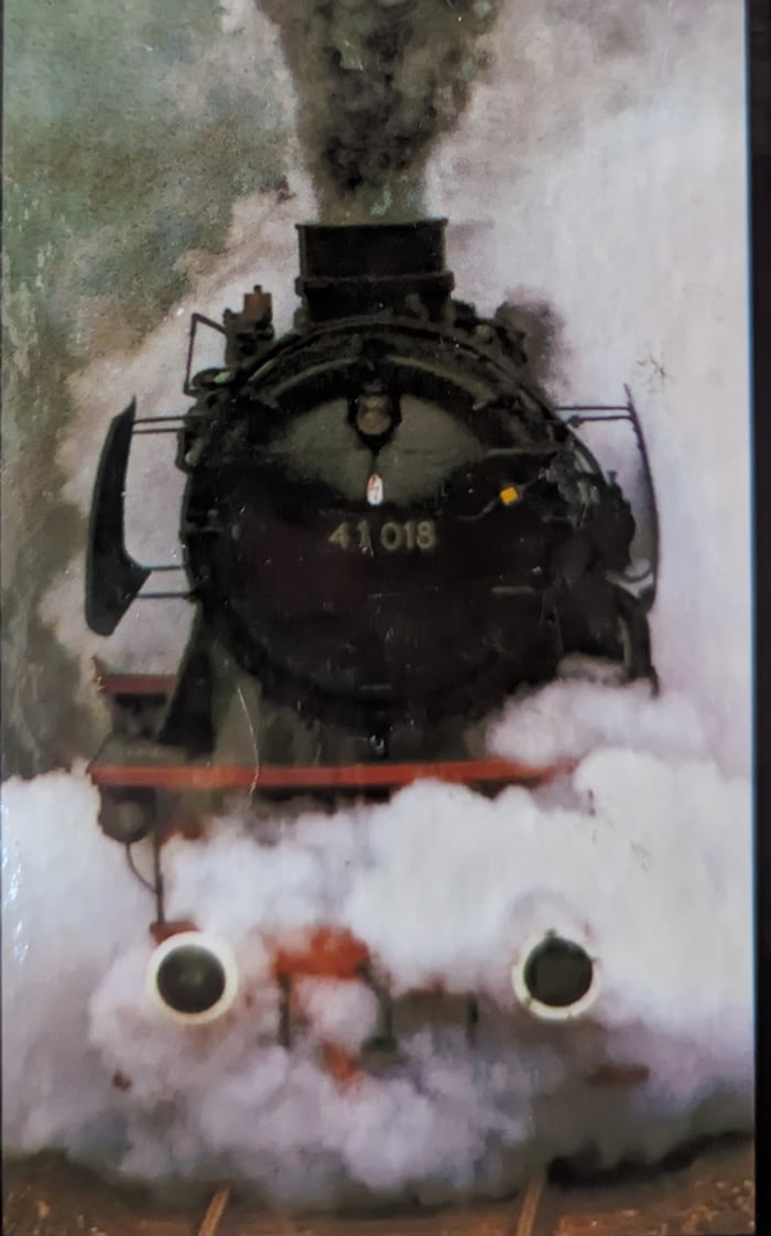 Why is that steam locomotive running over that huge chicken? - 9GAG