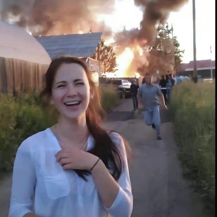 Disaster girl again - 9GAG