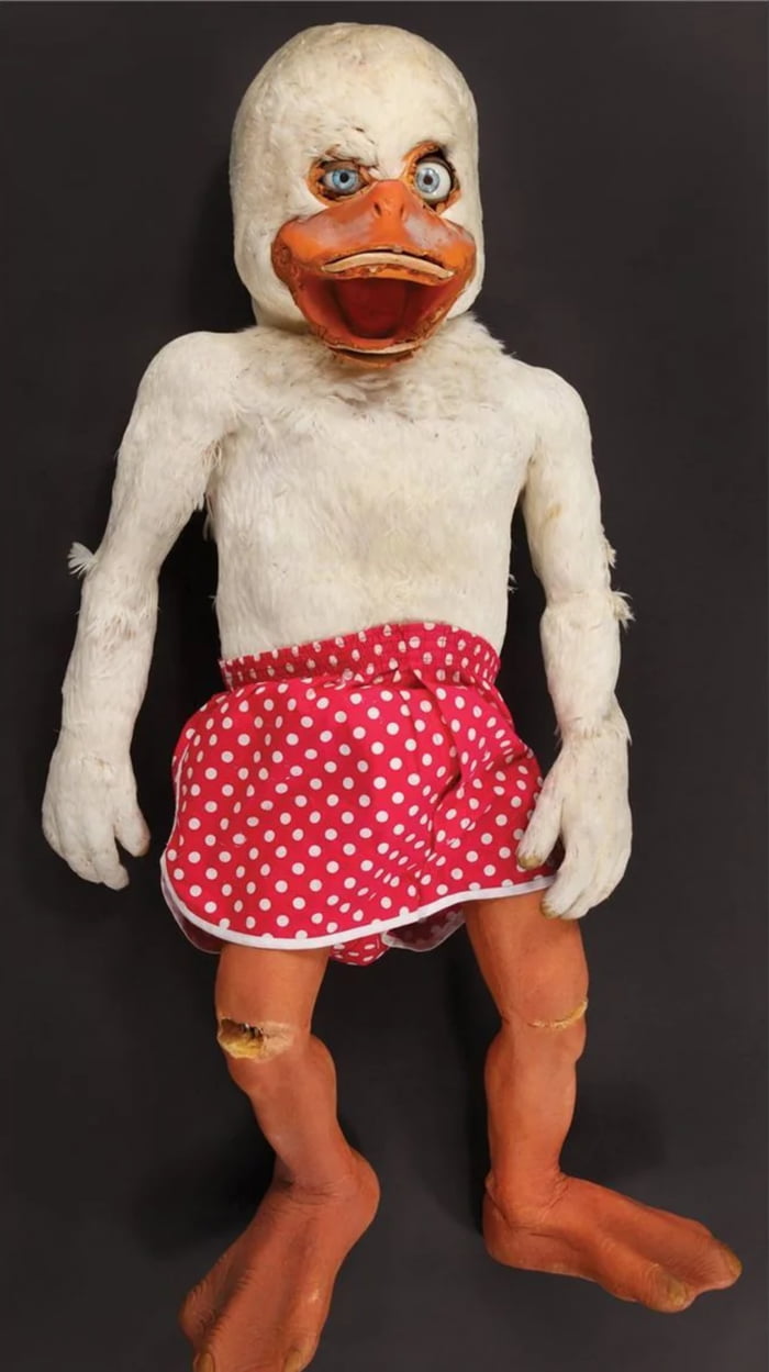 Howard don't give a f*ck duck animatronic. Applying for five nights at ...